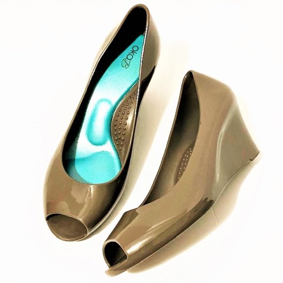 OKA b. | Shoes | Oka B Taupe Solid Rubber Wedge Heels | Poshmark